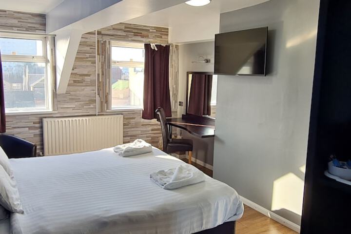 Gilson Hotel Hull | Bookonline.com