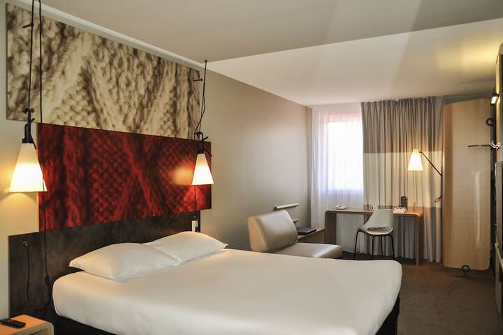 ibis Reading Centre Reading | Bookonline.com