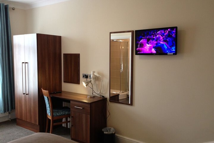 Ely House Hotel Wolverhampton | Bookonline.com