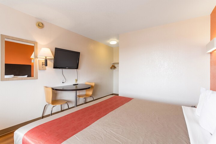 Motel 6 Albuquerque NM Northeast Albuquerque | Bookonline.com