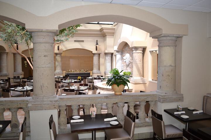 Doubletree by Hilton Houston Hobby Airport Houston | Bookonline.com