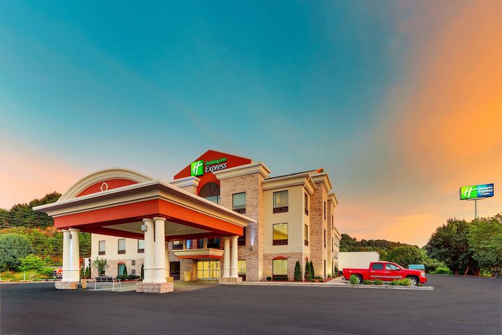 Holiday Inn Express & Suites Corbin, an IHG Hotel Corbin | Bookonline.com