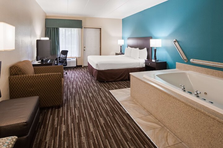 Best Western Galena Inn & Suites Galena | Bookonline.com