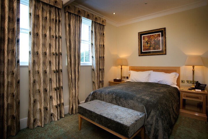 GreyFriars Colchester | Bookonline.com