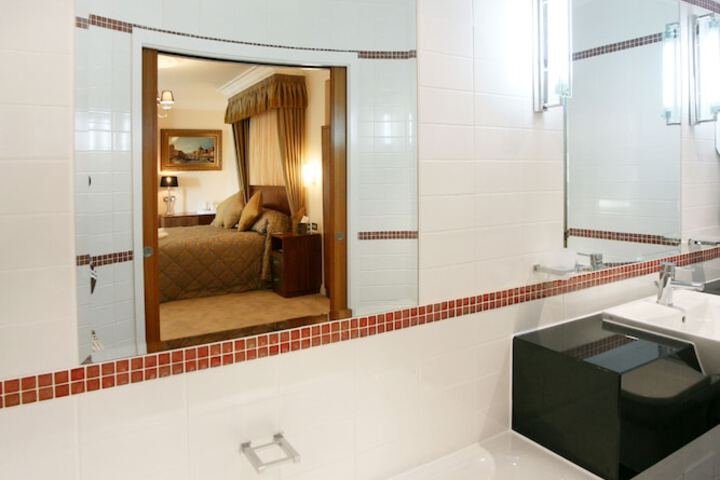 Legends Hotel Brighton Brighton | Bookonline.com