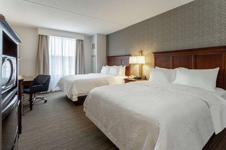 Hampton Inn & Suites Saratoga Springs Downtown Saratoga Springs ...