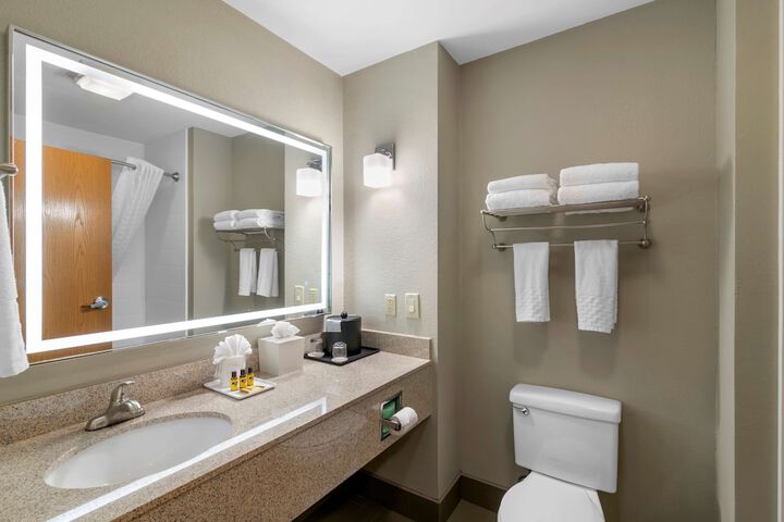 Best Western Plus Denton Inn & Suites Denton | Bookonline.com