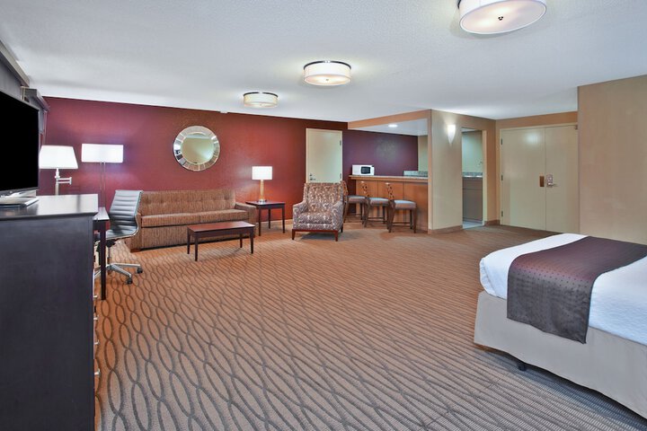 Holiday Inn Manitowoc an IHG Hotel Manitowoc | Bookonline.com