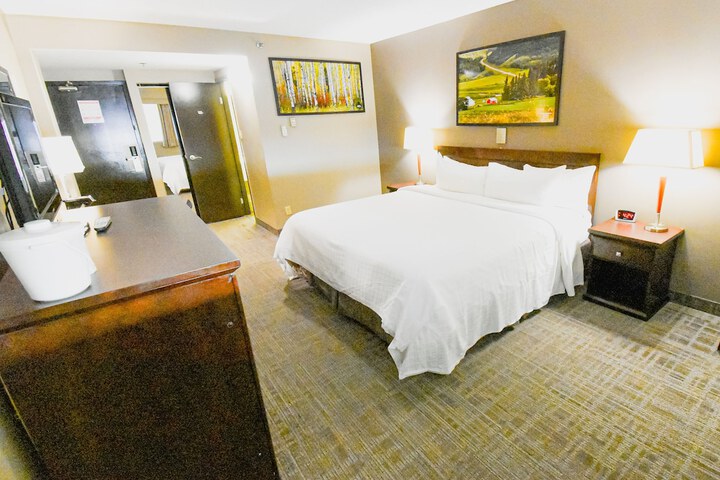 Canad Inns Destination Centre Polo Park Winnipeg | Bookonline.com