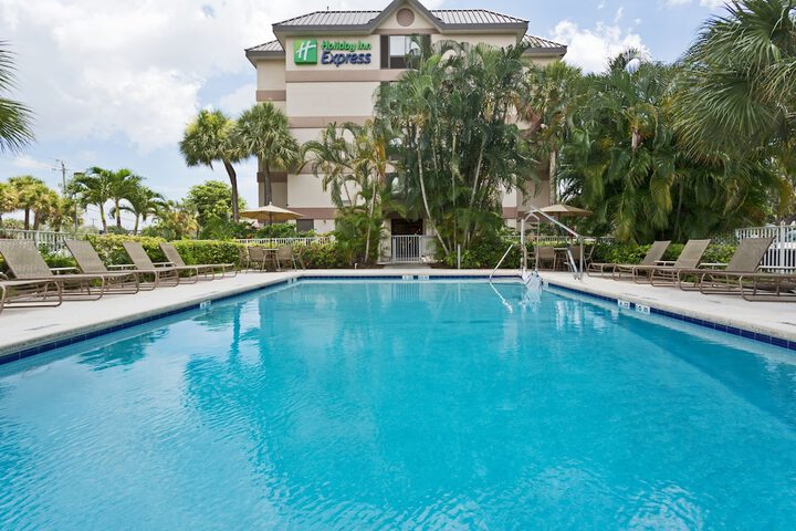 Holiday Inn Express And Suites Ft Lauderdale N Exec Airport An Ihg Hotel