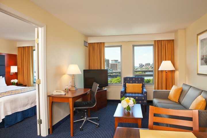 Residence Inn by Marriott Boston Harbor on Tudor Wharf Boston ...