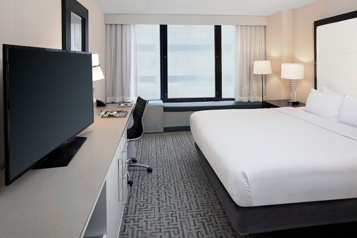 DoubleTree by Hilton Chicago Magnificent Mile Chicago | Bookonline.com