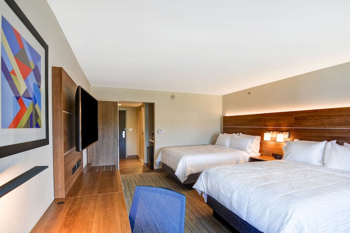 Holiday Inn Express Boston an IHG Hotel Boston | Bookonline.com