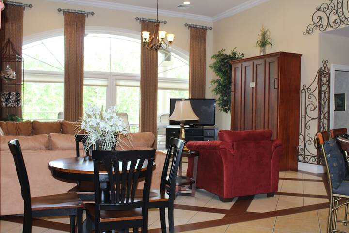 Riverwalk Place Resort & Spa Gladwin | Bookonline.com