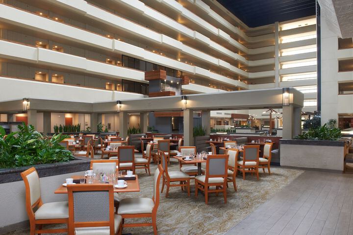DoubleTree by Hilton Fresno Convention Center Fresno | Bookonline.com