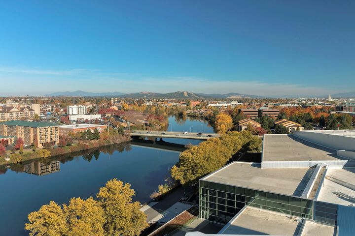 DoubleTree by Hilton Spokane City Center Spokane | Bookonline.com