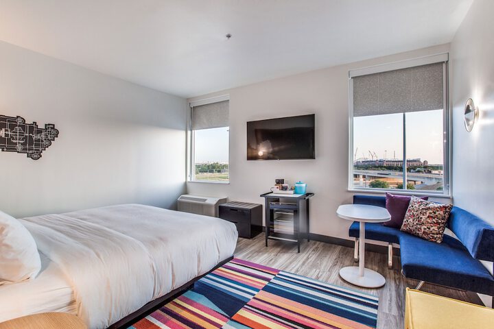 Aloft Dallas Arlington Entertainment District a Marriott Hotel ...