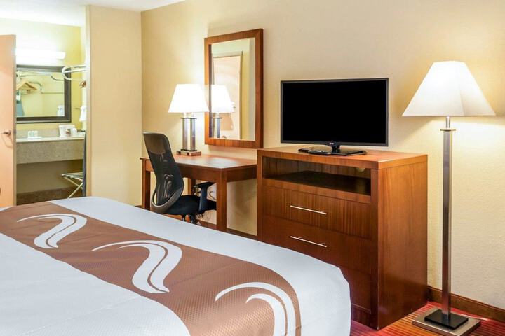 Quality Inn & Suites Albuquerque West Albuquerque | Bookonline.com
