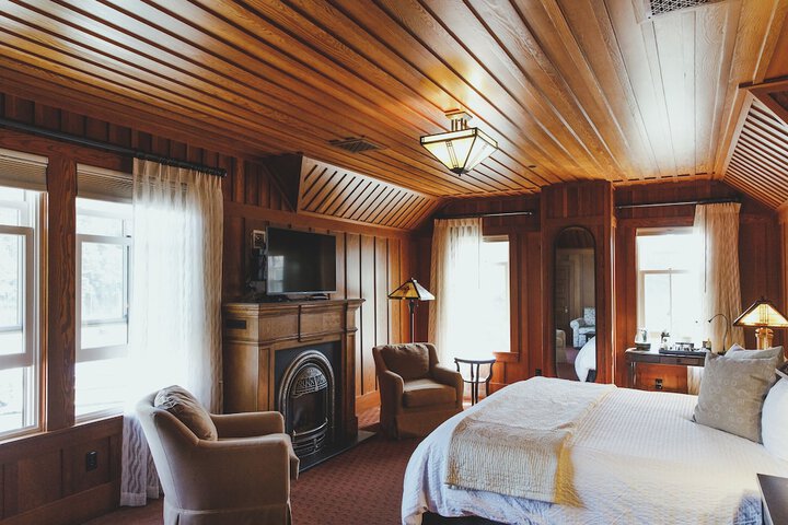 Noyo Harbor Inn Restaurant and Tavern Fort Bragg | Bookonline.com