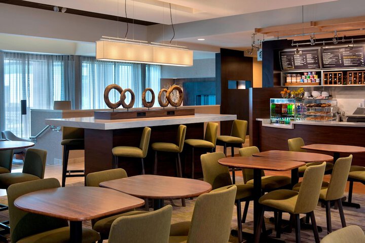 Courtyard by Marriott Norwalk Norwalk | Bookonline.com