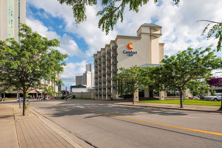 Comfort Inn Fallsview Niagara Falls | Bookonline.com