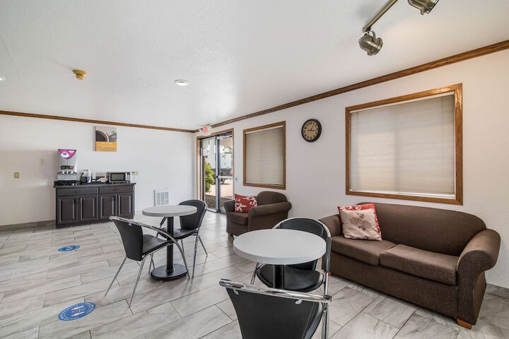 Motel 6 Fargo ND South Fargo | Bookonline.com