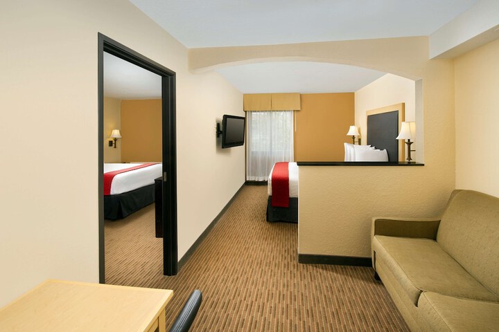 Best Western Alamo Suites San Antonio | Bookonline.com