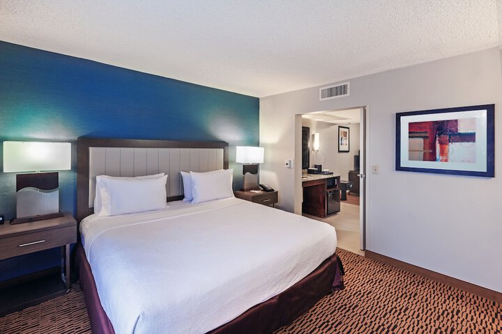 Embassy Suites by Hilton Dallas Market Center Dallas | Bookonline.com