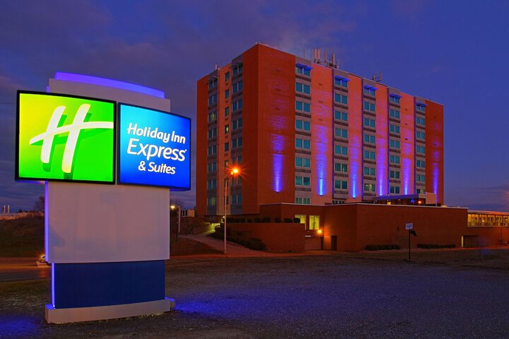 Holiday Inn Express & Suites Pittsburgh West Greentree an IHG Hotel ...