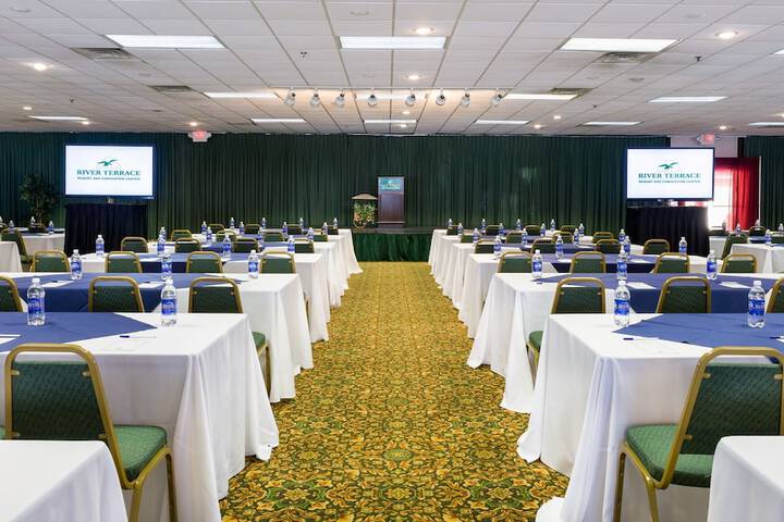 River Terrace Resort & Convention Center Gatlinburg | Bookonline.com