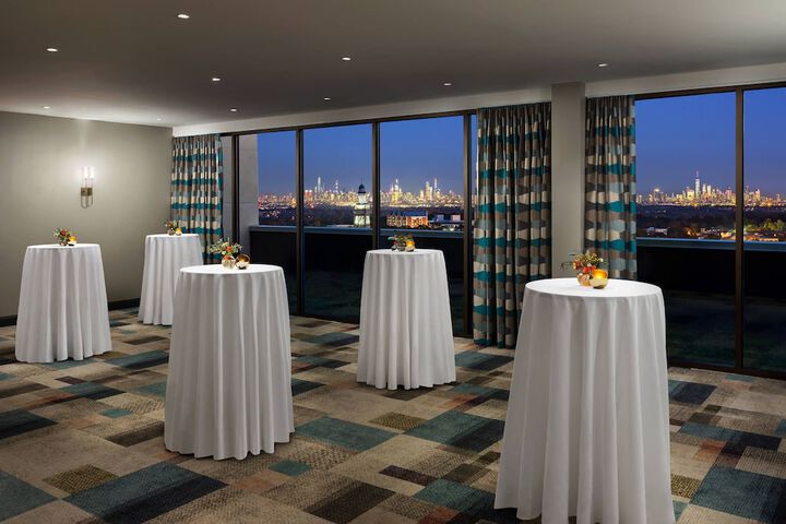 The MC Autograph Collection Montclair | Bookonline.com