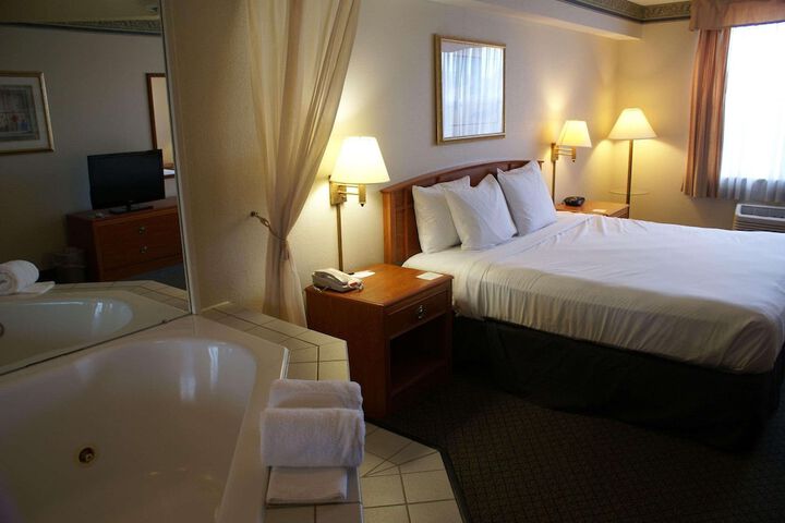 Country Inn & Suites by Radisson Lansing MI Lansing | Bookonline.com