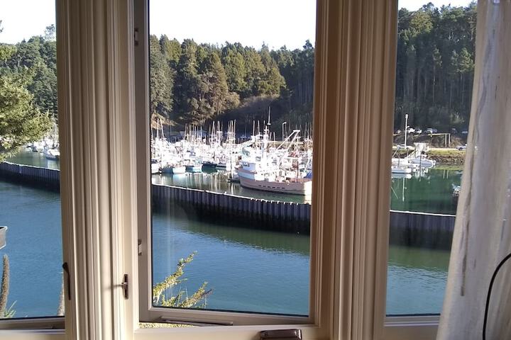 Noyo Harbor Inn Restaurant&Tavern Fort Bragg | Bookonline.com