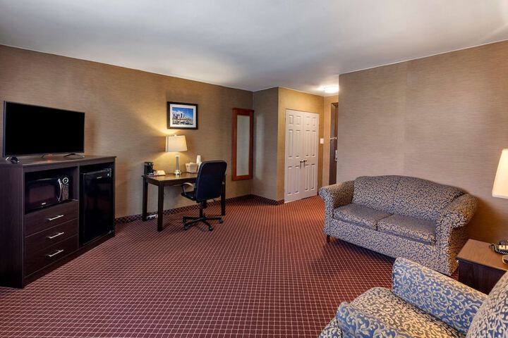 Quality Inn Toronto Airport Mississauga | Bookonline.com