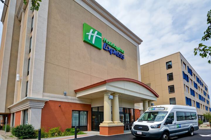 Holiday Inn Express Boston an IHG Hotel Boston | Bookonline.com