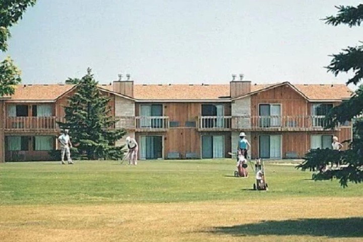 Par 5 Resort Mishicot | Bookonline.com