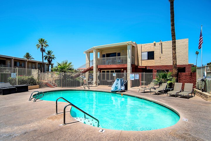 Quality Inn & Suites Phoenix NW - Sun City Youngtown | Bookonline.com