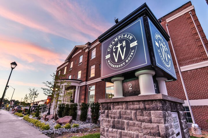 The Champlain Waterfront Hotel an Ascend Hotel Collection Orillia ...