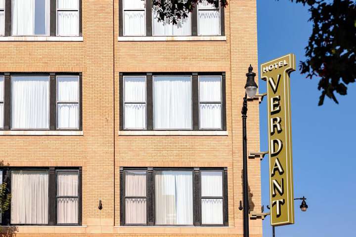 Hotel Verdant Racine | Bookonline.com