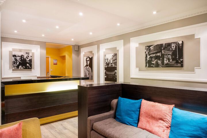 Comfort Inn Victoria London | Bookonline.com