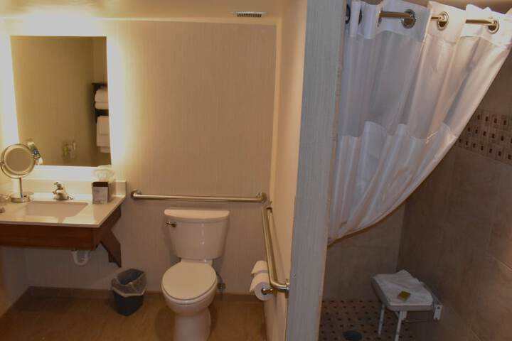 DoubleTree by Hilton Helena Downtown Helena | Bookonline.com