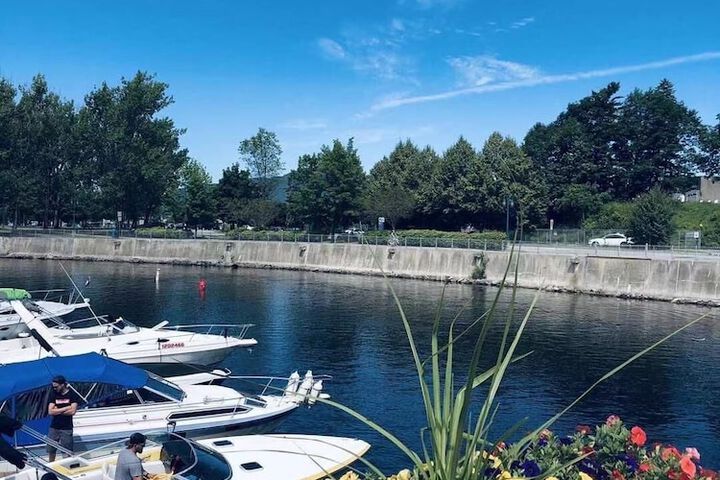 Auberge Du Grand Lac Magog | Bookonline.com