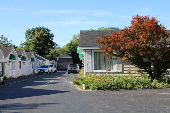 adoba hotel Lockview Sault Ste. Marie | Bookonline.com