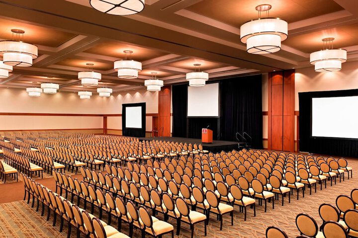 Sheraton Fairplex Hotel & Conference Center Pomona | Bookonline.com