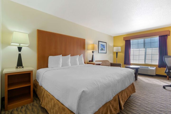 Best Western Plus Park Place Inn & Suites Chehalis | Bookonline.com