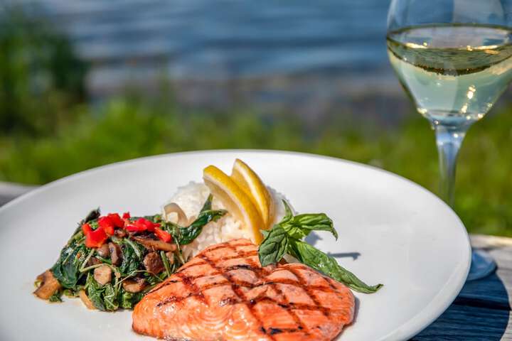 Coast Inn at Lake Hood Anchorage | Bookonline.com