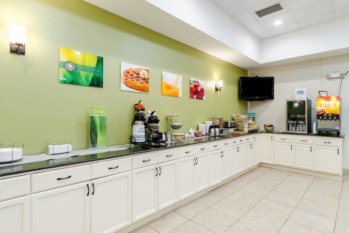 Quality Inn West Springfield West Springfield | Bookonline.com