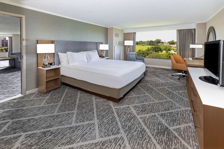 DoubleTree by Hilton Tulsa Warren Place Tulsa | Bookonline.com