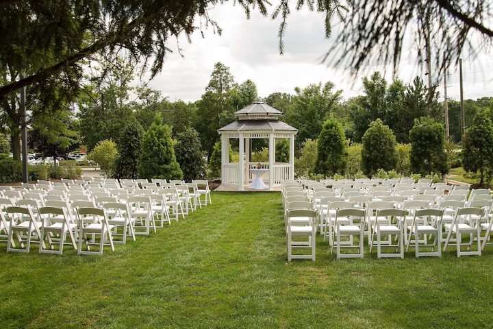 Hilton Chicago / Northbrook Northbrook | Bookonline.com