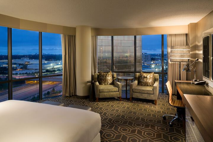 DoubleTree by Hilton Dallas Campbell Centre Dallas | Bookonline.com